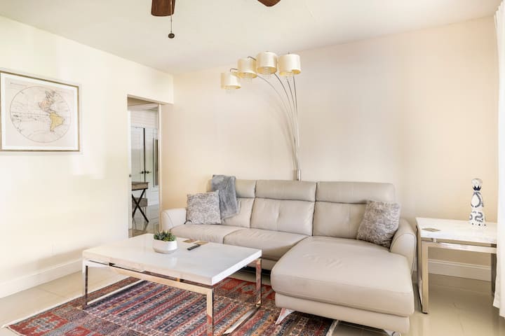 A Comfy Stay By Shea - Tamarac, FL