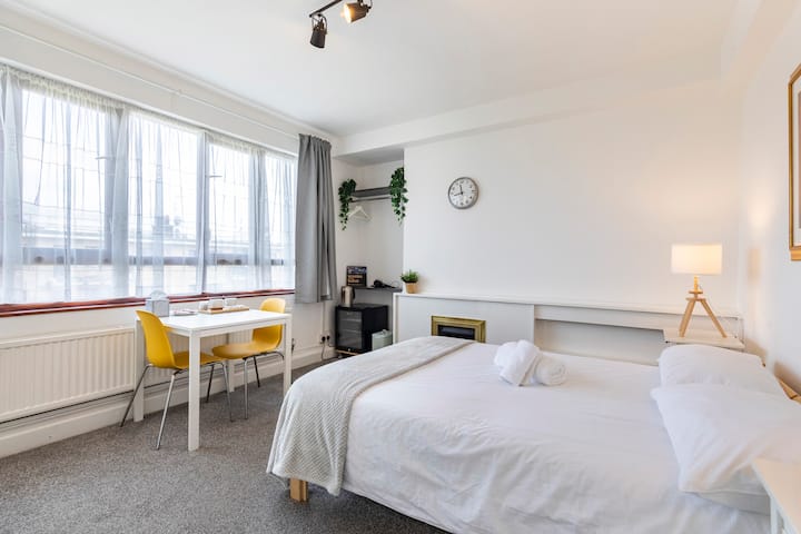 Large Room: 4 Min Walk To *Kings Cross* Station - Bloomsbury