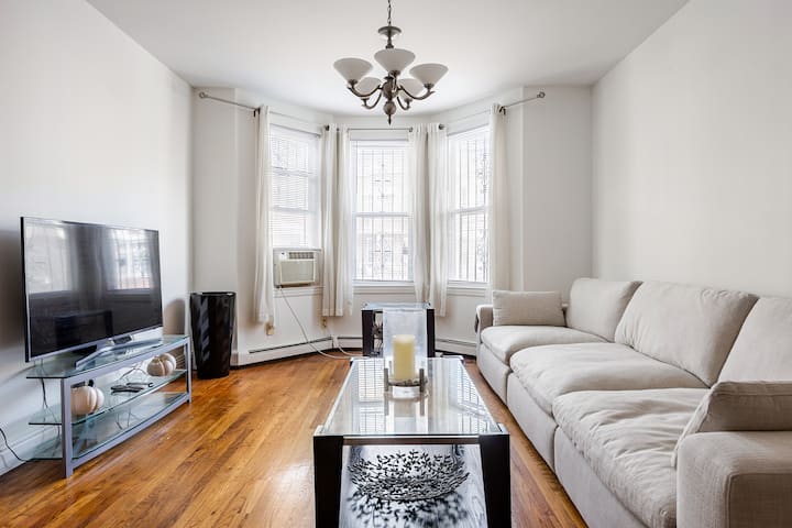 Private Room Just 15 Minutes To Nyc Times Square! - Manhattan, NY