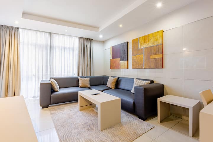 2 Bed Flat At Hydro Park Executive Suites-sandton - Sandton