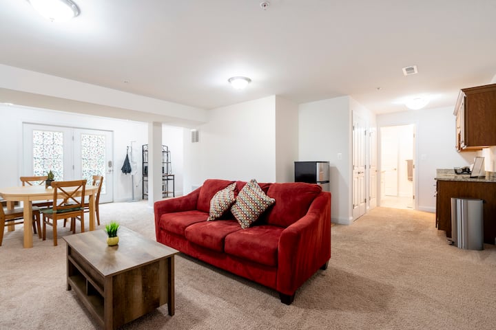 New Private Basement With Good Natural Light - Bethesda, MD