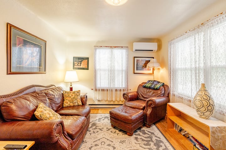 Cozy Vintage, Friendly Neighborhood Home - Eugene, OR