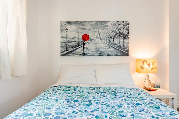 1 Bedroom House With Kitchen & Private Entrance - Los Angeles, CA