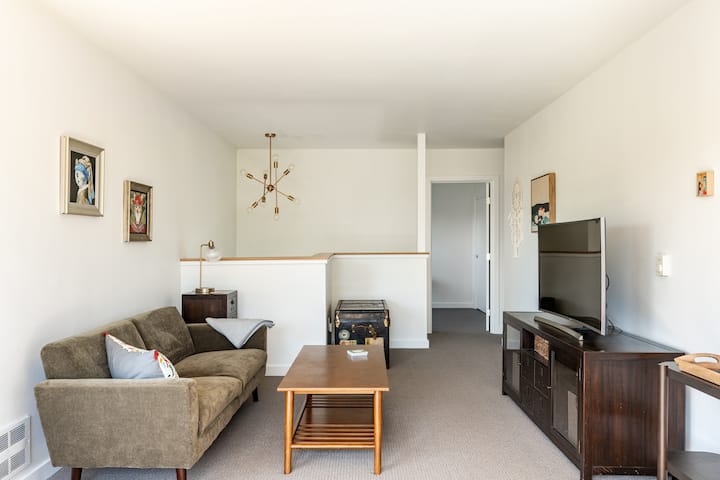 Bright & Cheery 1 Br W/office - Great Location - Seattle, WA