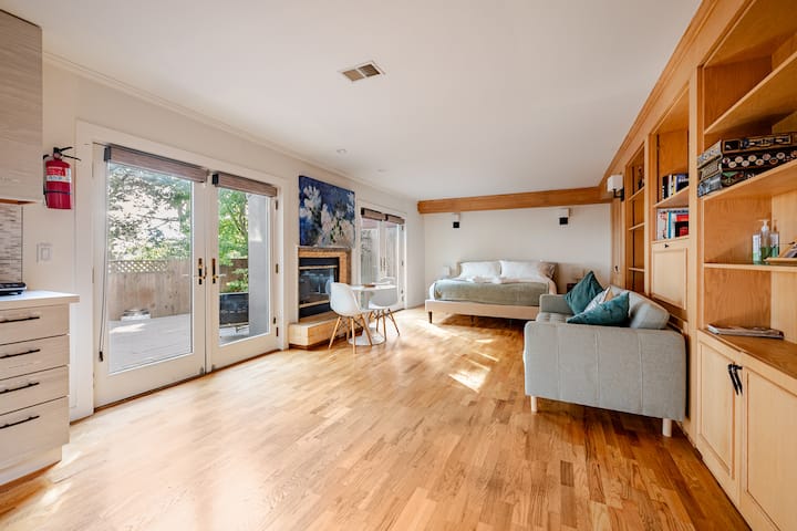 Luxury Twin Peaks Studio W/ Ensuite & Backyard - San Francisco