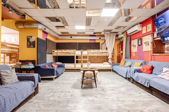 Former Pub, Pool Table, Darts, Beer Tap, 18person - Budapest
