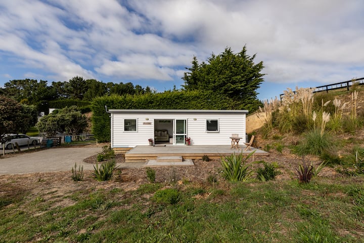 Benrose Cottage - Luxury Lodge - Porirua