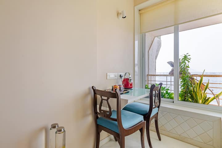 Cozy Beachfront Shared Space – Feels Like Home - Mumbai
