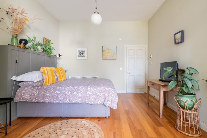 The Garden Hideaway. Close To Beach-north Berwick - North Berwick