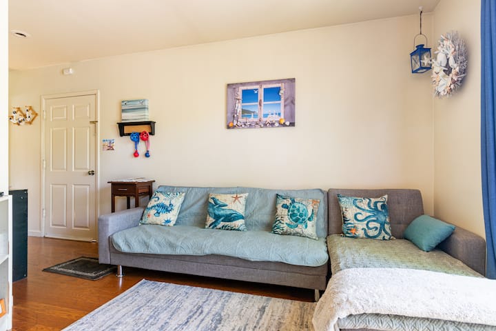 Charming And Safe Tiny Chalet - San Carlos, CA