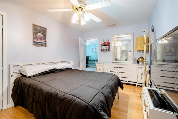 Convenient, Clean,  Spacious Studio Suite - Towson, MD