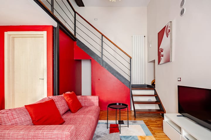 Studio 700 - Rosso 
Area Romana - Turin