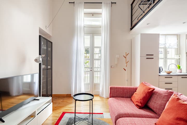 Studio 700 - Rosso
Area Romana - Turin