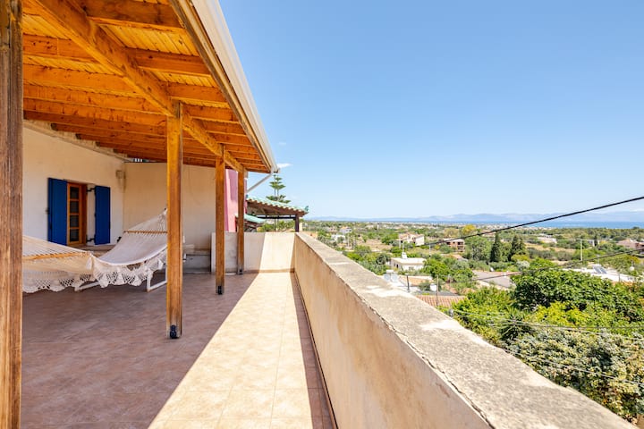 House With View To The Town, Sea And Mountains - Athens International Airport (ATH)