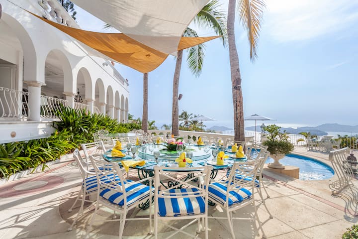 Villa Jade. Luxury Full Service Staff Villa - Acapulco