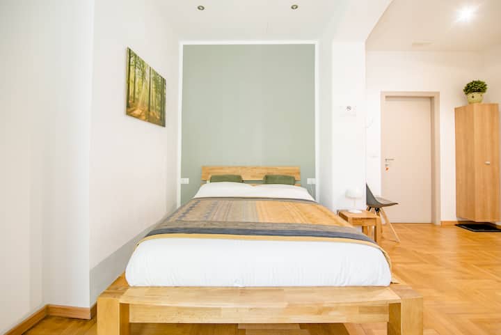 Due Stanze Fino A Cinque Posti Letto - Varese
