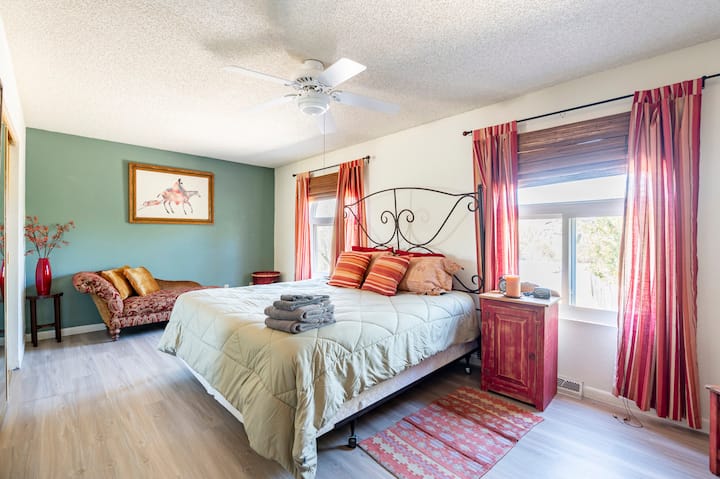 Rustic Desert Retreat Experience In Cave Creek - Cave Creek, AZ