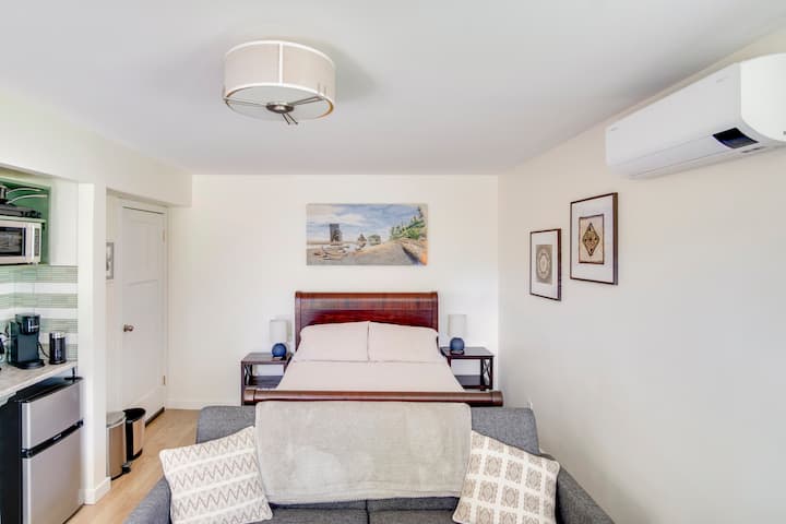 Guest Suite, In Our Beautiful West Coast Homestead - スーク