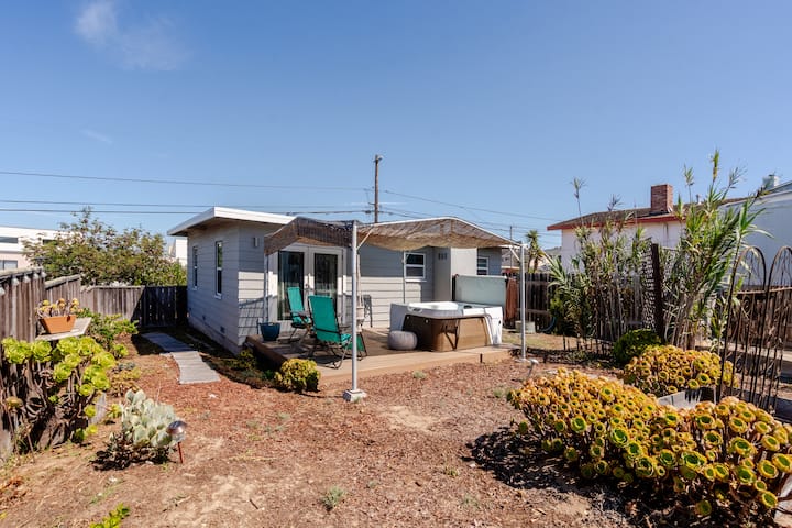 Hot Tub+garden, Swanky House - Monterey, CA