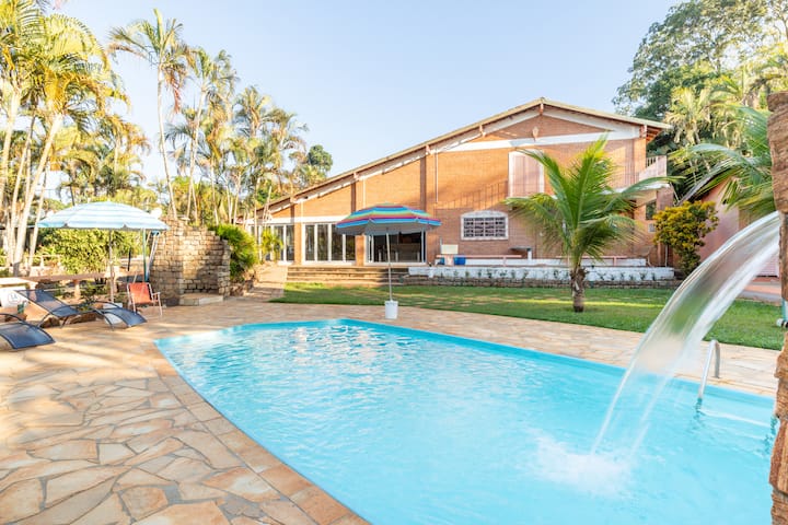 Chácara  Verde - Wi Fi - Smart T.v.  
Beach Tênis. - Brotas