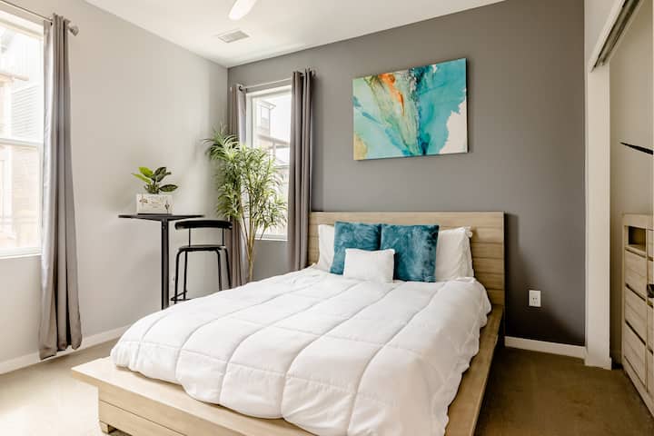 First Floor Beautiful Modern Bedroom And Bathroom - Littleton, CO