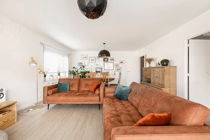 Flat Van Antoinette (4 P) Ruim, Luchtig, Zee 600m - Ostende