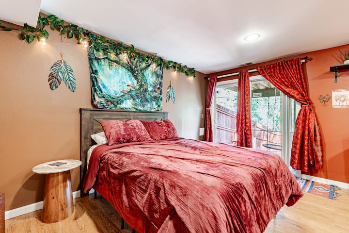 Flagstaff Southwest Hippie Hideaway - Flagstaff, AZ