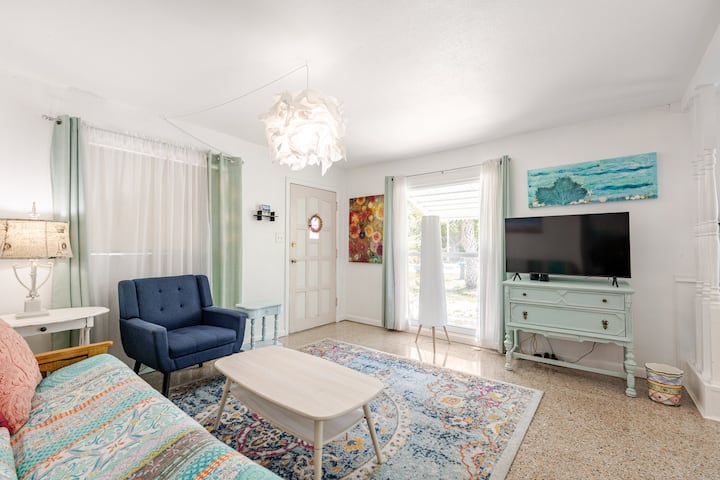 Adorable Coastal Sunset House Dunedin Pinellastrl - Honeymoon Island State Park, FL