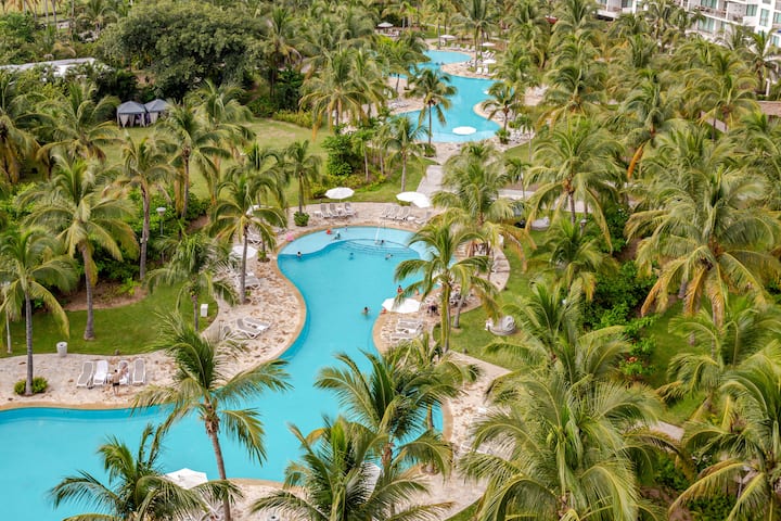 Acapulco Diamante Getaway · Beach Access & Pool - Acapulco