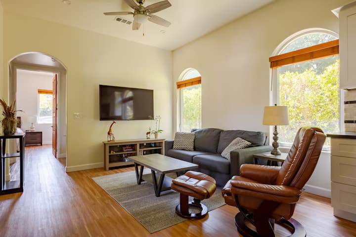 Newly Built, Beautiful Sherwood Forest Guesthouse - Los Ángeles