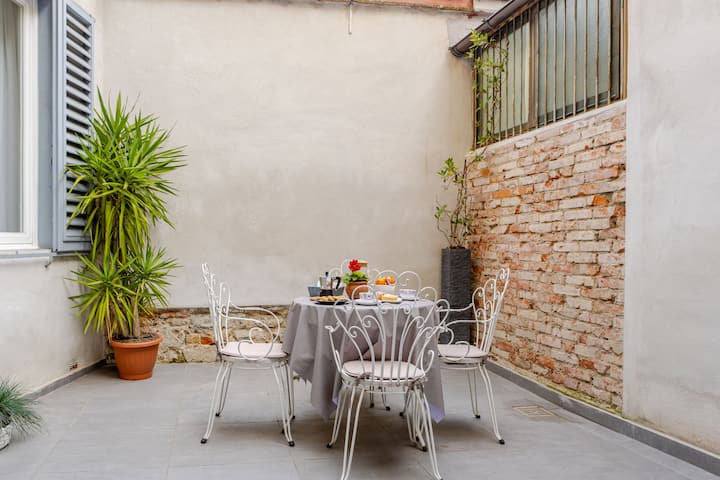 Artisti 3.1 Comfort, Design, Spacious! /W Patio - Florencia