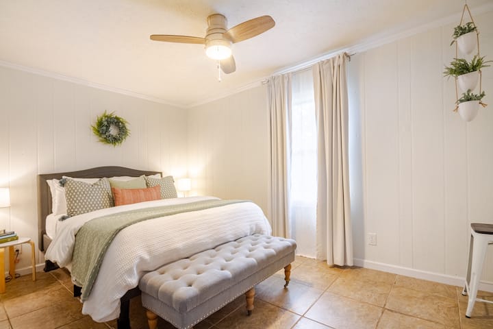 Stylish Suite Minutes To Wineries & Downtown Helen - Georgia, GA