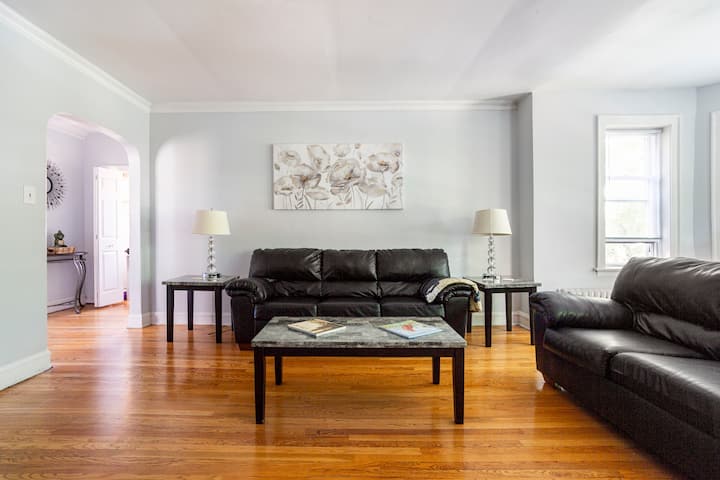 Relaxing Bright Spacious 2nd Fl. W/outdoor Space - Chicago