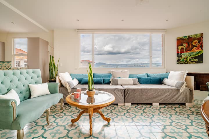 Deluxe Apartment | Panoramic View: Steps To Center - Cuenca
