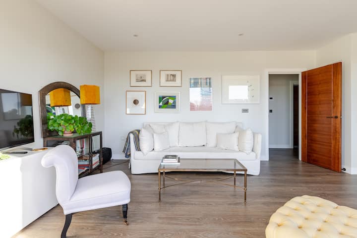 Lovely 2 Bed Penthouse Condo In London With View - Chelsea, Londra