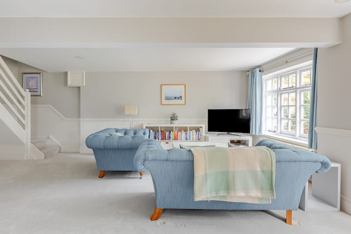 Spacious Woodland Cottage Near Arundel - West Sussex