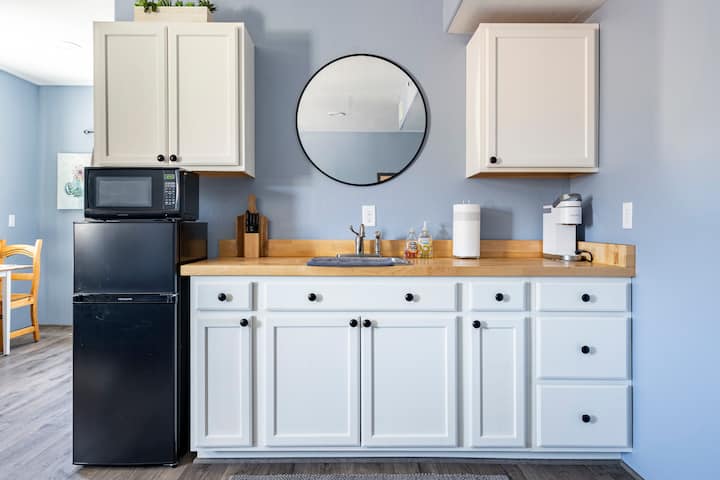 Clean & Modern Guest Suite - Tucson, AZ