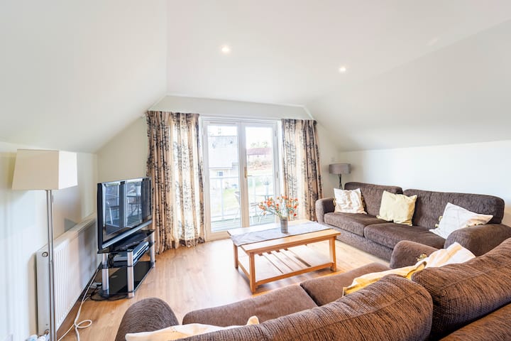 Peaceful 3 Bedroom House With Stunning Views - Banchory