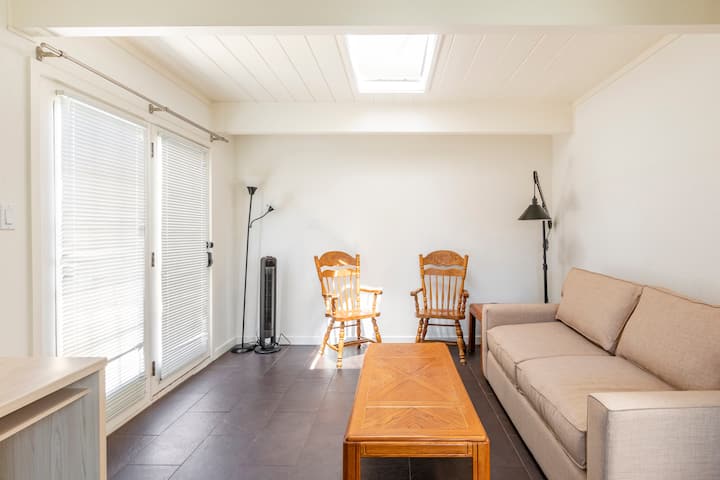 Guesthouse In Serene Neighborhood - Palo Alto, CA