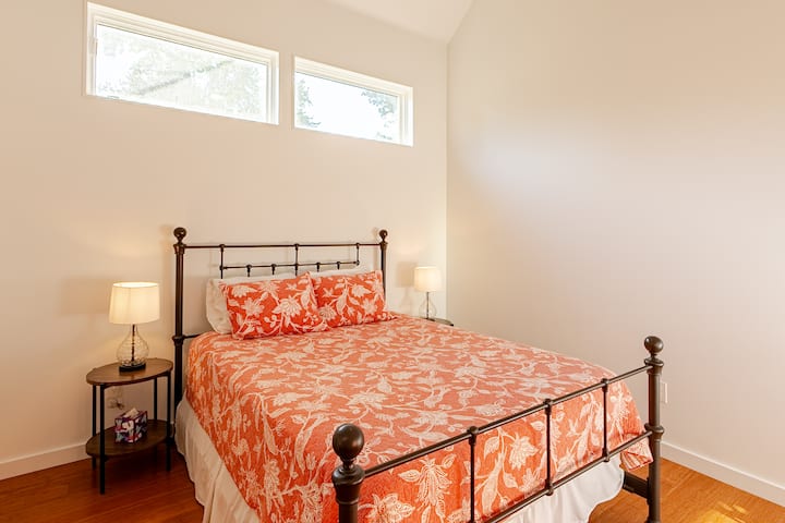 The Carriage House At Wine Cellar Circle - Charlottesville, VA