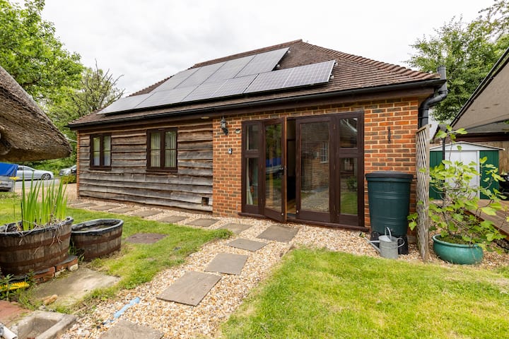 Spacious Comfortable Private Space For Two - Hampshire