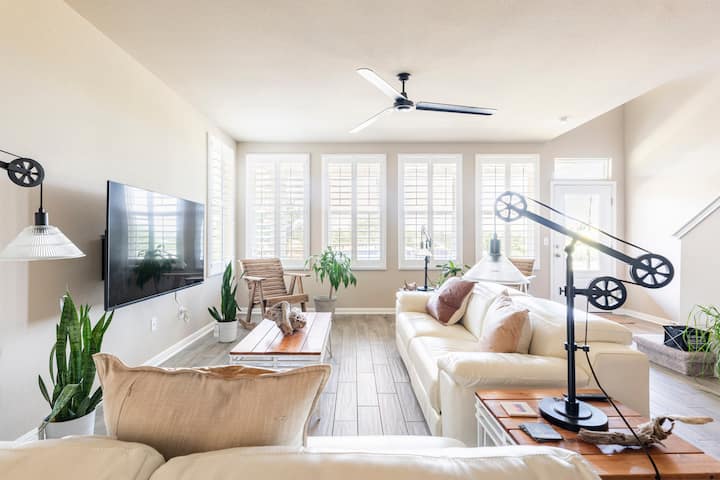 House Along Golf Course Near Atx - Kyle, TX