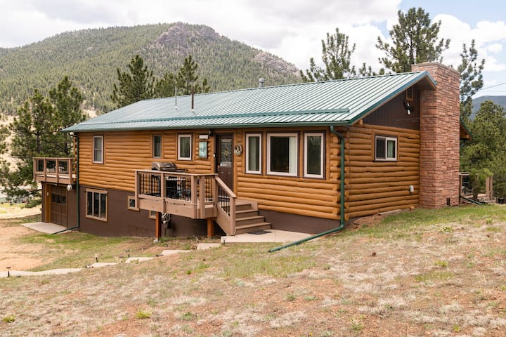 Log Home: 4bdrms, Studio/guest Room, 2 Bathrooms - Estes Park, CO