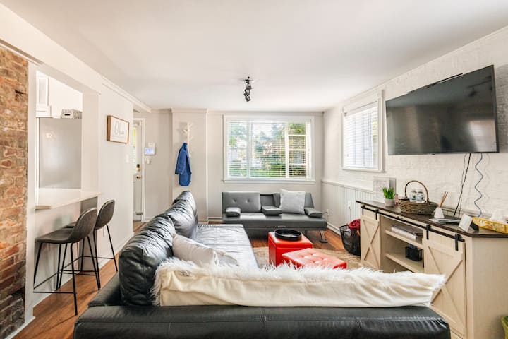 Entire Carriage Home In Historic German Village - Columbus, OH