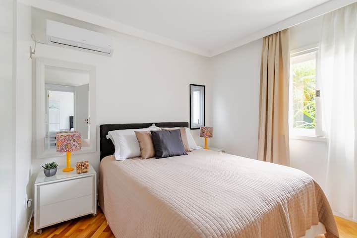 Casa Conjugada Com 2 Quartos, 2 Bwc, 6 Pessoas - Florianópolis