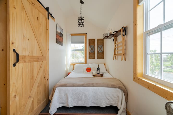 Peach House. Private Tiny House. 1 Bed, 1 Bath. - Palisade, CO