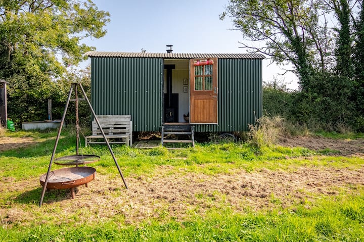 Indie Farmer Shepherd's Hut - Bexhill-on-Sea