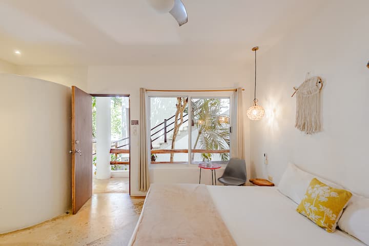 Jungle Room On 5th B04 - Playa del Carmen