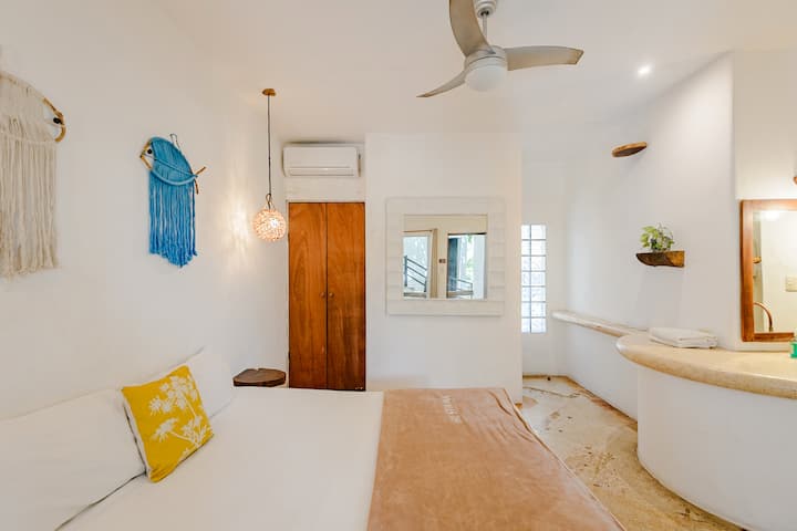 Jungle Room On 5th B04 - Playa del Carmen