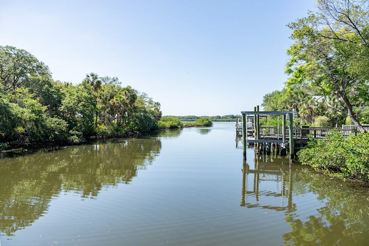 Jewels & Pearls Waterfront Alafia River 2 Story - Riverview, FL